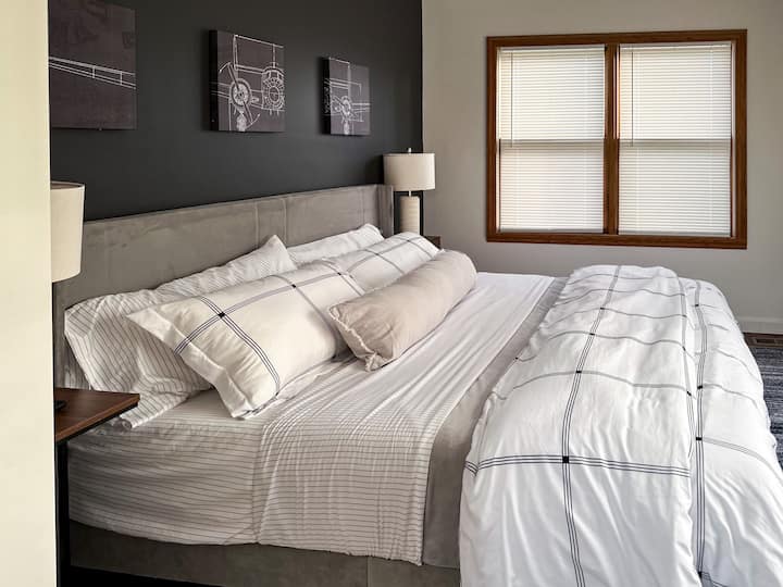 Dtw Suites #6 - 2 Bedroom Suite - Westland, MI