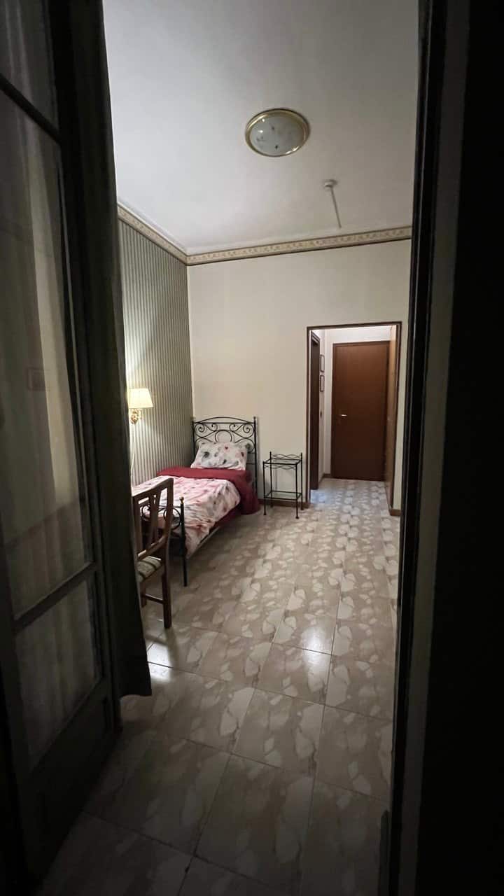 Large Single Room For Female - Turin