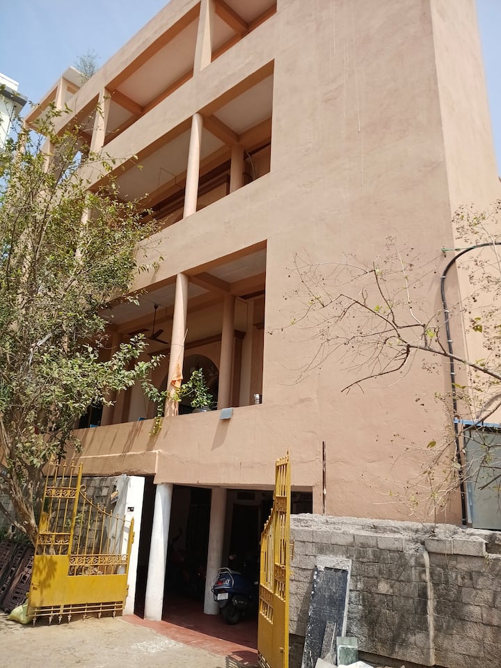 Vema's (Vididillu) Rooming House - Rajahmundry