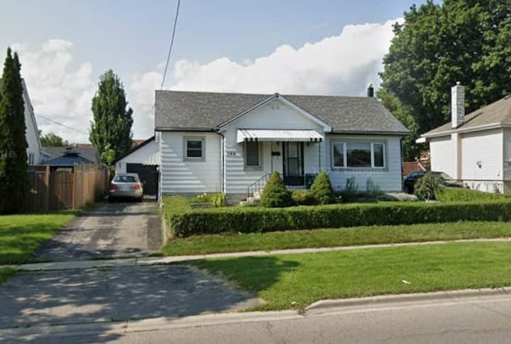 Step Into This Beautiful, Cozy 3-bedroom Home - Oshawa