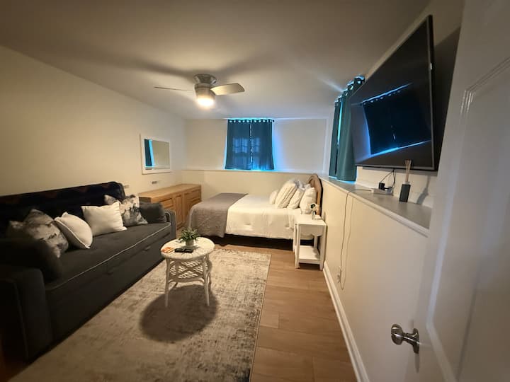 Cozy One Bedroom Apartment - 哈利法克斯