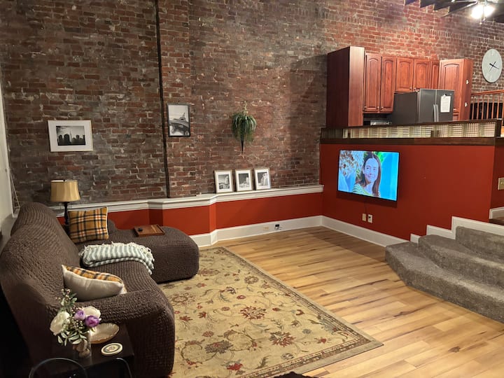 Penthouse Apartment Downtown - Paducah, KY