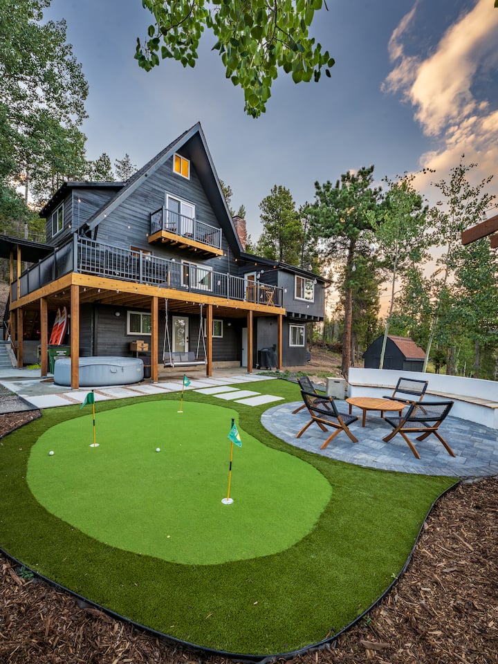 Modern Chalet W/ Hot Tub, Views + Putting Green - Evergreen, CO