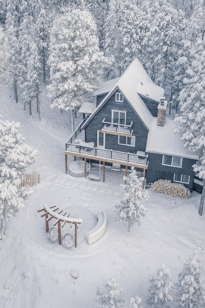 Modern Chalet W/ Hot Tub, Views + Putting Green - Evergreen, CO