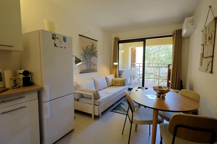 Le 111 - T2 Charme, Piscine Chauffée, Plage Privée - Figari