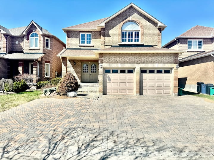 Vaughan House 3+1 Bed Detached - Ontario