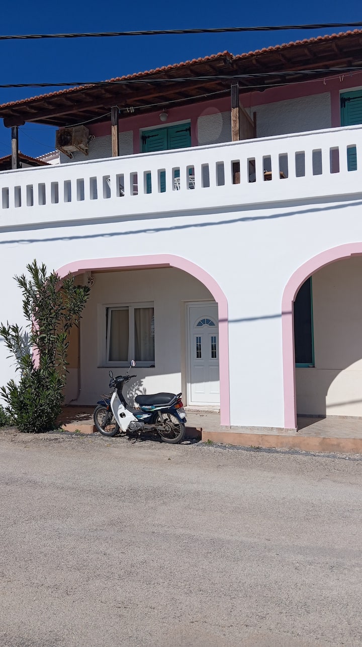 Marilynhomeikos - 알로니소스섬