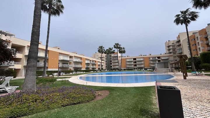 Moura Praia House - Quarteira