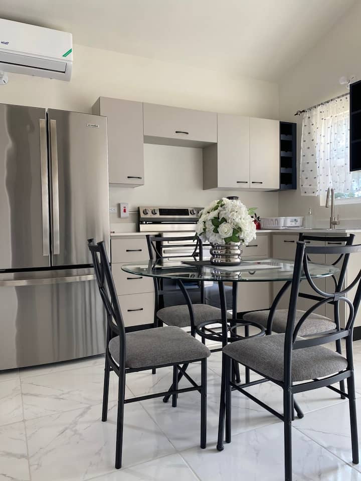 Sher Cozy 1 Br Suite @ Phoenix Park Ii - Jamaica