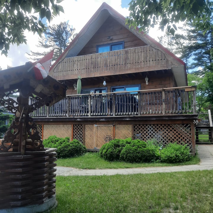 Cottage By The Beach. - Wasaga Beach