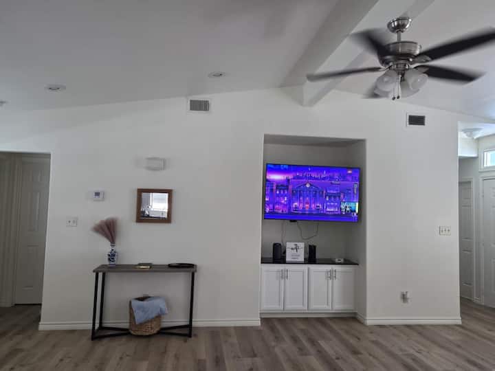 The Blue Pool House - Harlingen, TX