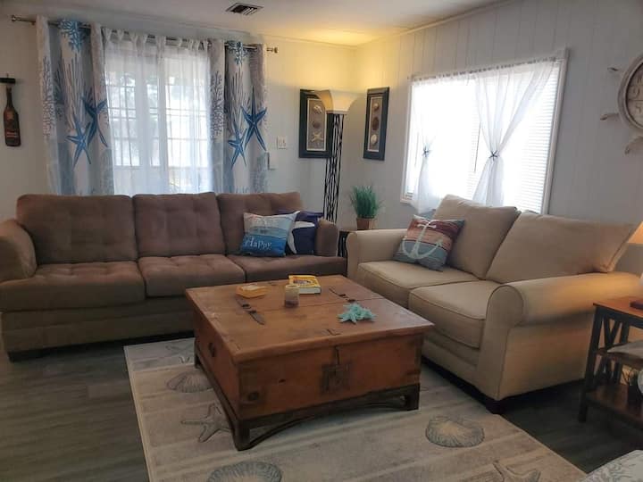 Cute Beach Cottage Getaway - Myakka River State Park, Sarasota