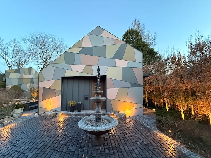 Springtime!

Steam Spa+breakfast+roof Hottub - 