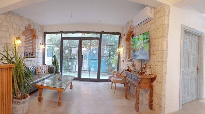Alaçatı'da Butik Otel Odası(-1 Kat)-isıtmalı Havuz - Alaçatı