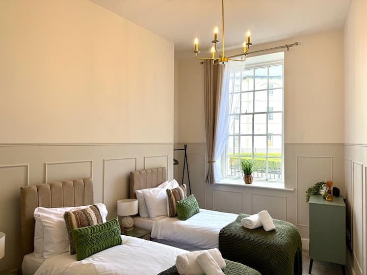 New Refurb/2bd/1bath/free Parking/pet Friendly - Gloucester, UK