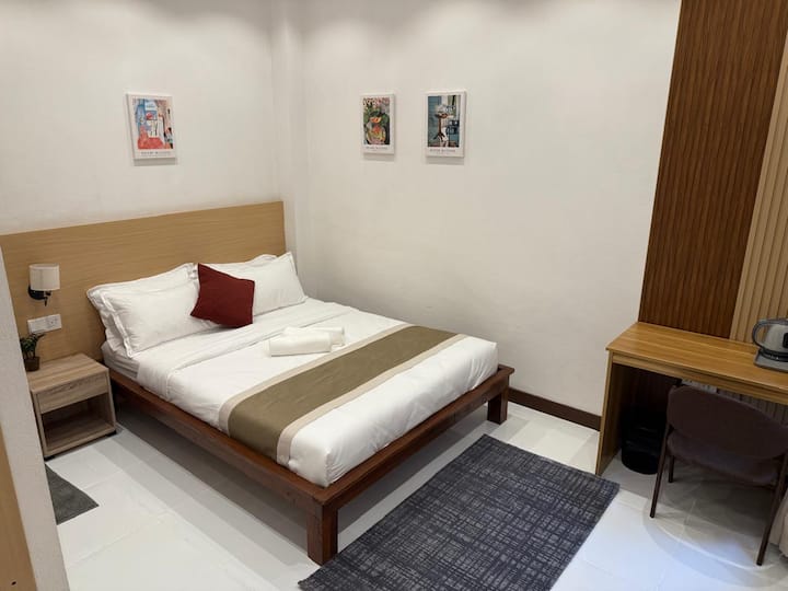 Chic 2br Flat | Ensuite Comfort - Malé