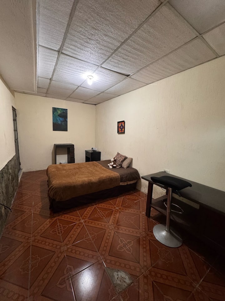 Mini Casa Rústica. - Zaragoza