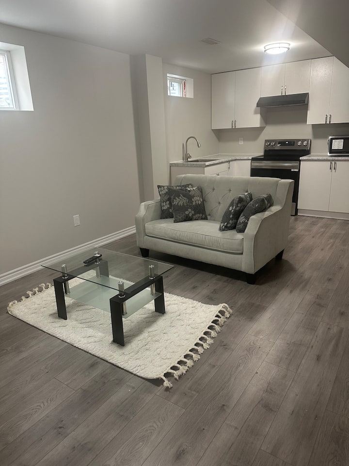 Modern 2br Basement Retreat - Oshawa