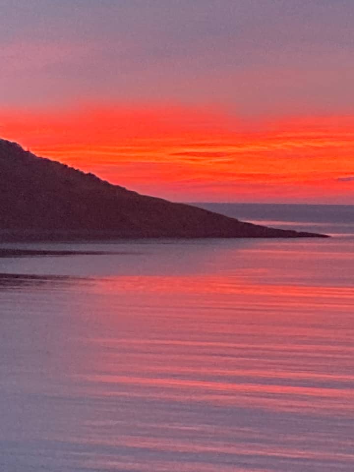 The Gateway Suite | Steps From Spm Ferry Terminal - Canada