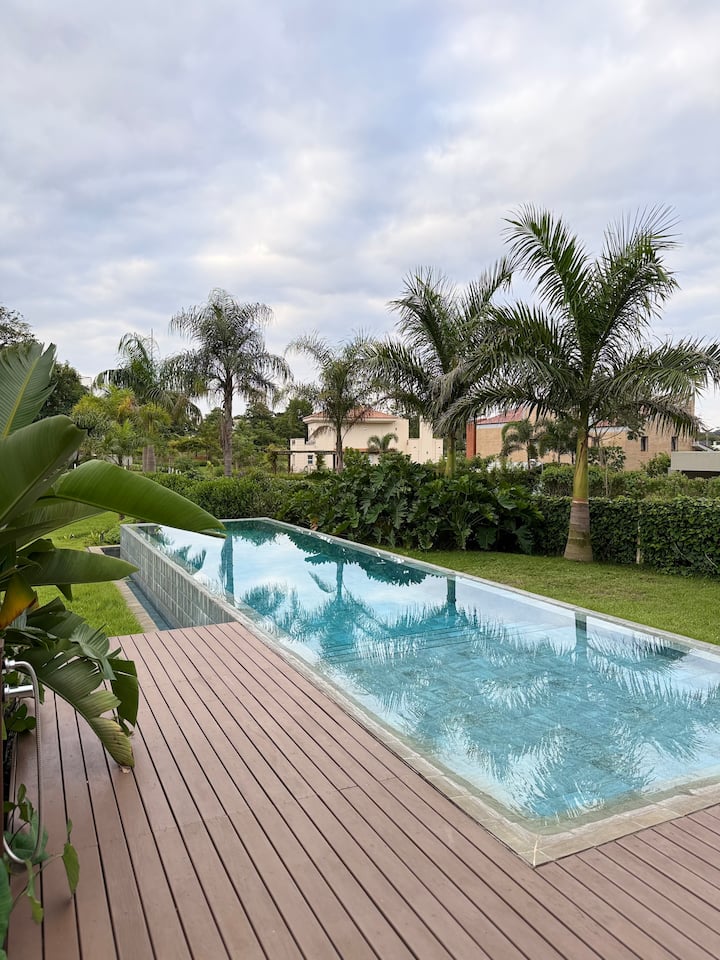 Elegante Y Exclusiva Casa Familiar En Aqua Village - Paraguay