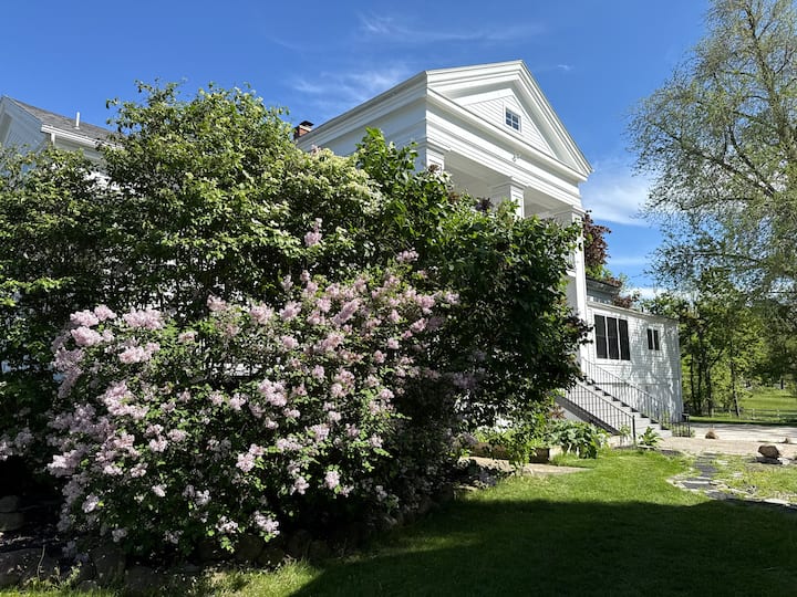 Charming Historic Getaway In Avon - Conesus Lake, NY