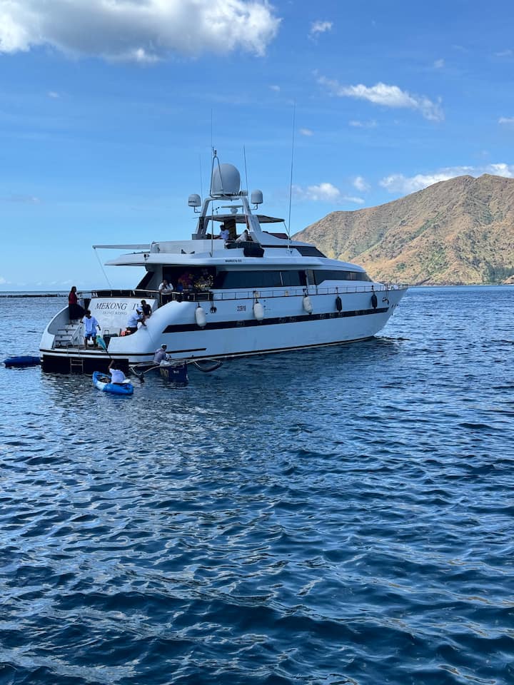 Luxury Yacht Per Hour Rental - 蘇比克