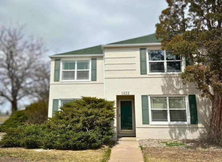 ~New Listing Price~ Clean|2 Bd|2 Bath|garage|w/d - Cheyenne, WY