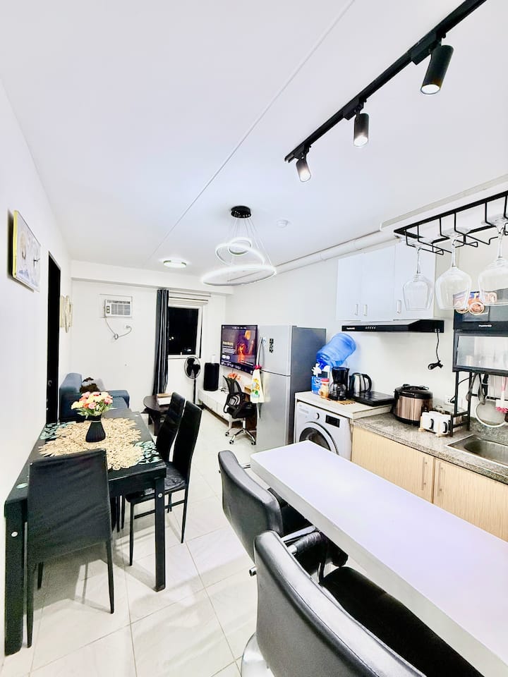 Affordable 3br| 4ac| Washer| Netflix 65” | 500mbps - Cebu