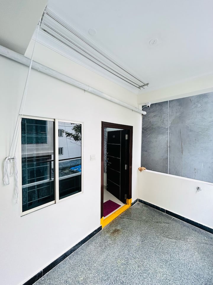 Sololiving 1bhk Nearaighospital - Hyderabad