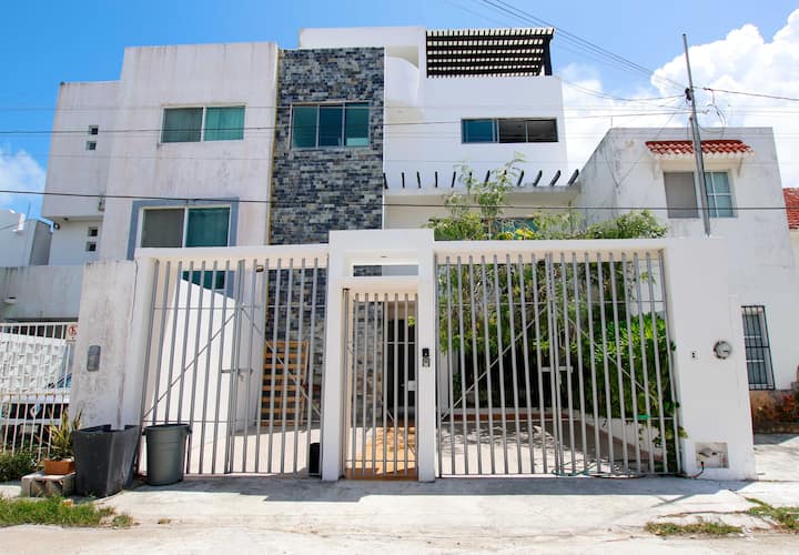 Hermosa Residencia Cerca Del Mar - Cancún