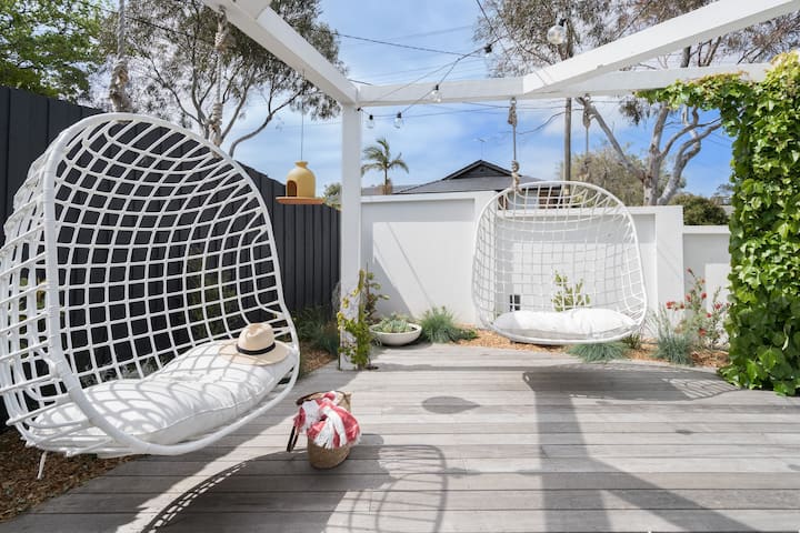 The White House - Frankston