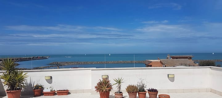La Terrazza Sul Mare Di Francesca - フィウミチノ