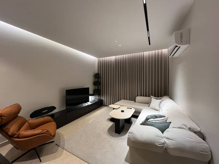 Olivia| Spacious 1 Br,self-entry - Cidde