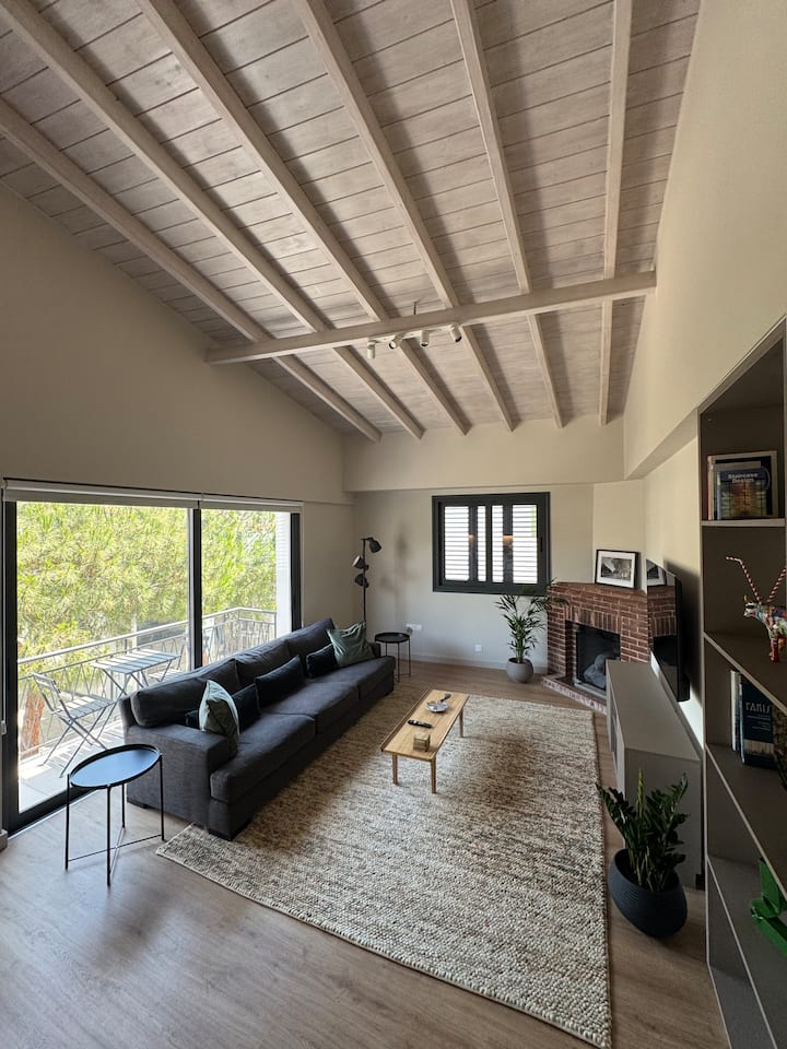 Loft 17 - Fully Renovated Loft In Centre - Limassol