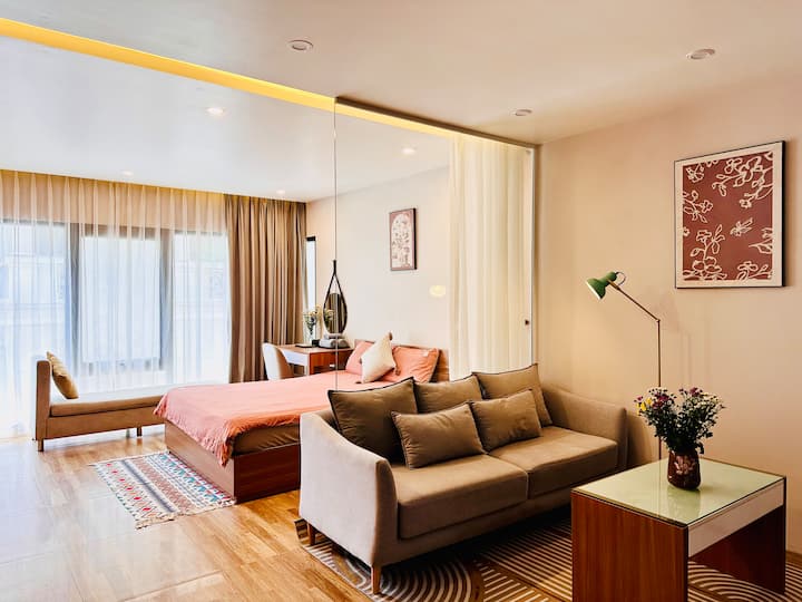 Premium-1br 45m2 Large/west Lake/old Quarter 15' - Hanoi
