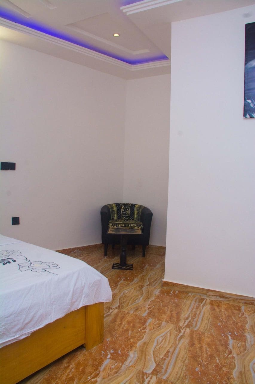 Habitación con aire acondicionado - Hoteles en renta en Ouidah ...