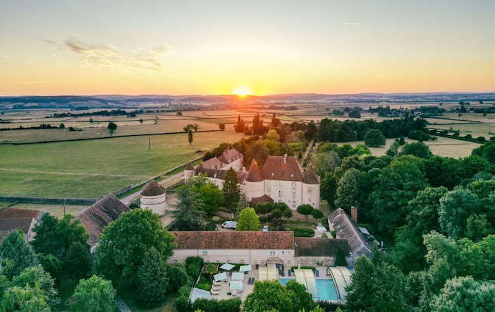Château De Ragny – Gîte Cosy - Piscine, Tennis - Francia