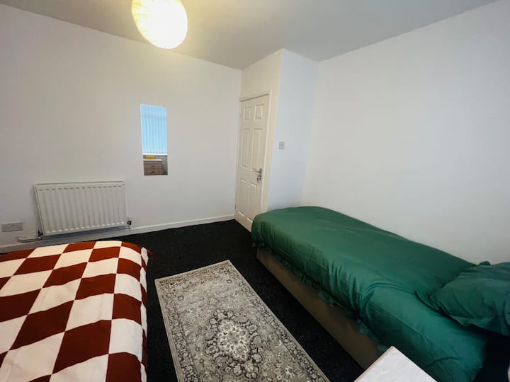 Best Choise For 2 Single Person - Liverpool