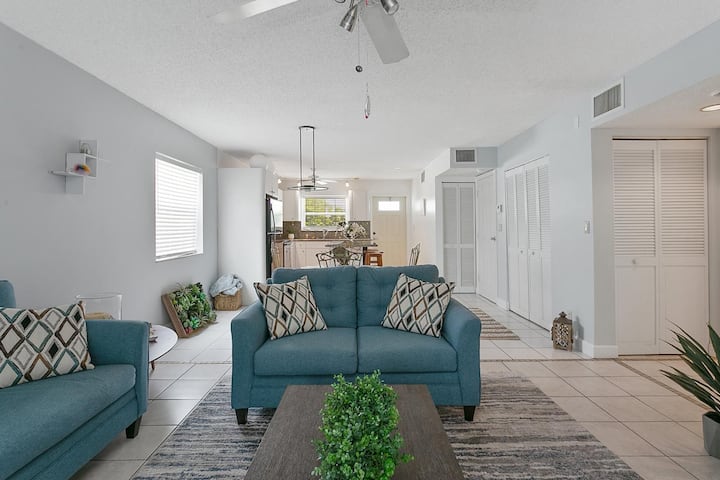 Sandy Shores Villa - Pompano Beach, FL