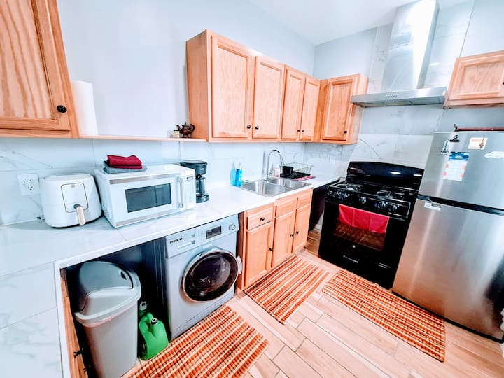 Recently Renovated 1 Bedroom. - Utica, NY