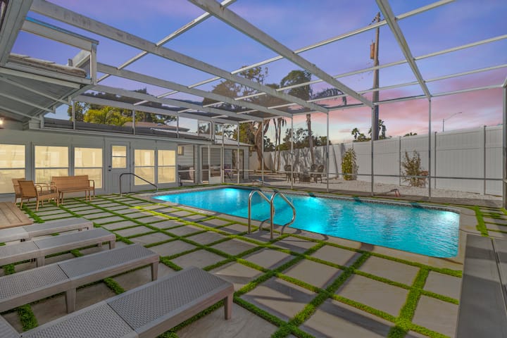 Charming Retreat Near Ami, Pool, Game Room, Tiki - Bradenton, FL