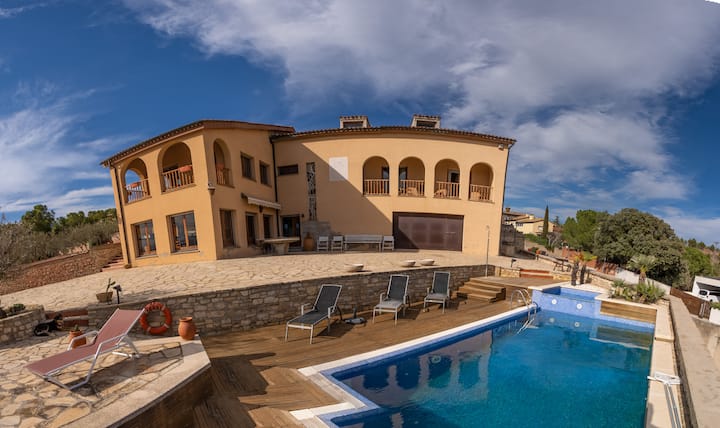St. Jaume · Pool & Garden House Near Barcelona - Igualada