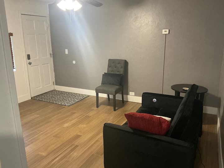 Quiet One Bedroom Apartment - Flint, MI