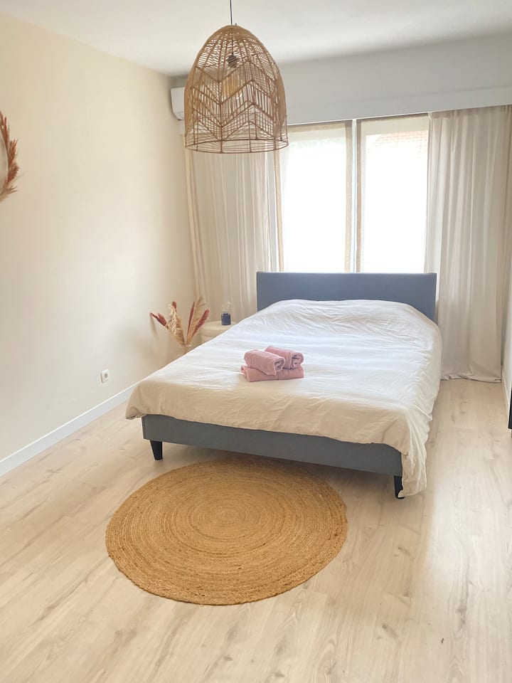 Tomorrowland Loft (4pp) + 2 Rooms (2x 2pp) - Boom