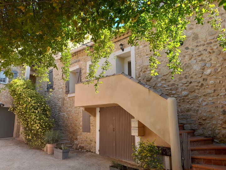 Joli Petit Gîte Dans Un Village Templier - Visan