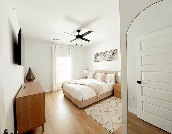 ~Special 1bdm Apt Near Ut + Parking, Modern Condo - Austin, TX