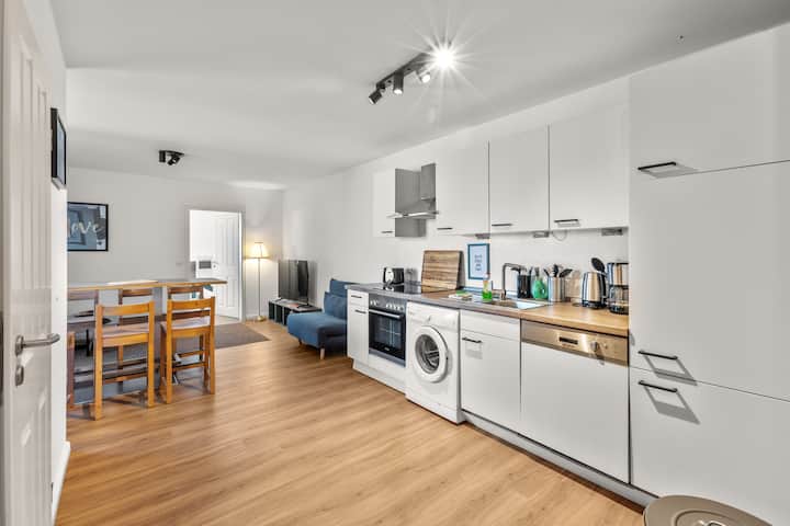 Großes City Apartment + Terasse - Hamburg