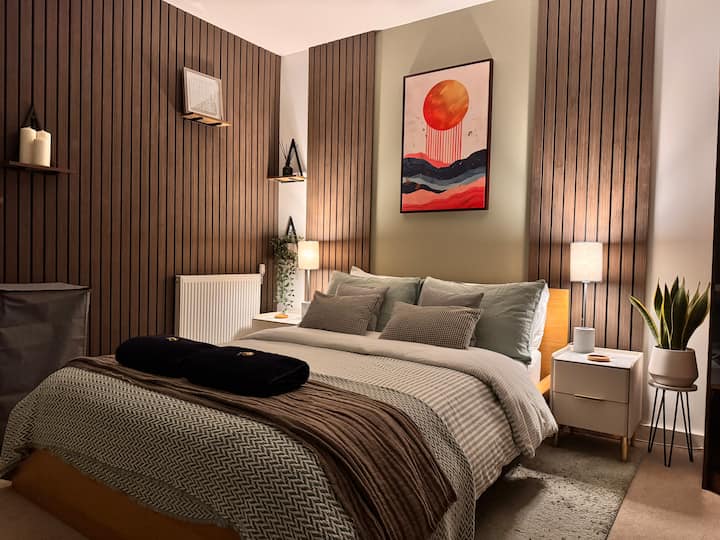 Room In Penthouse Apartment (Stay With Owner) - London