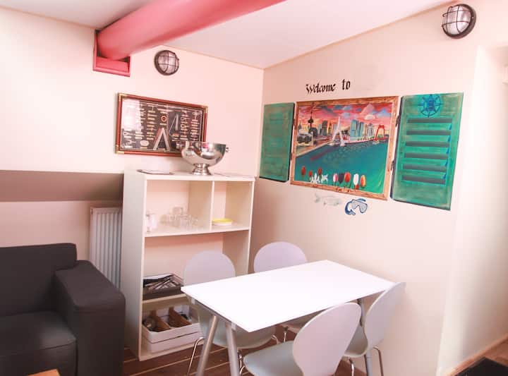 Portside Driftwood Den@bocoliving Rotterdam Marina - Barendrecht