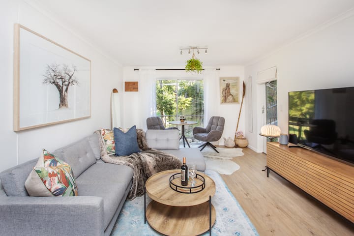 Tranquil Gem 2bedroom  • Pool • Parking • Security - Cape Town